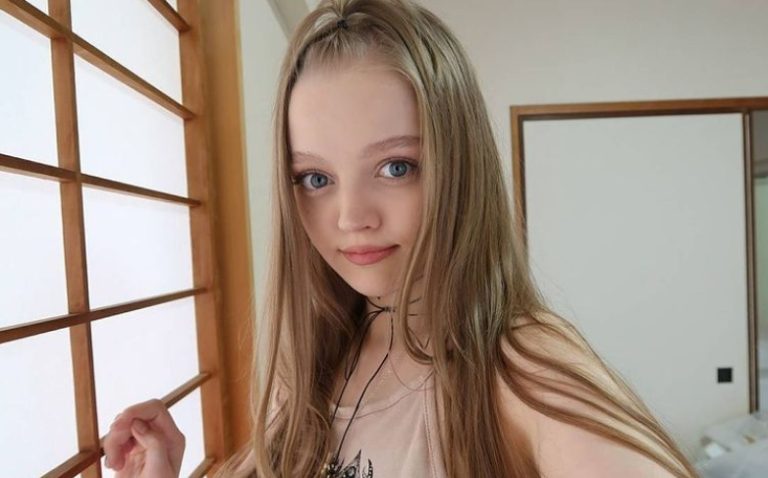 Dakota Rose (Youtuber) Biography, Net Worth, Age, Height, Wife & More ...